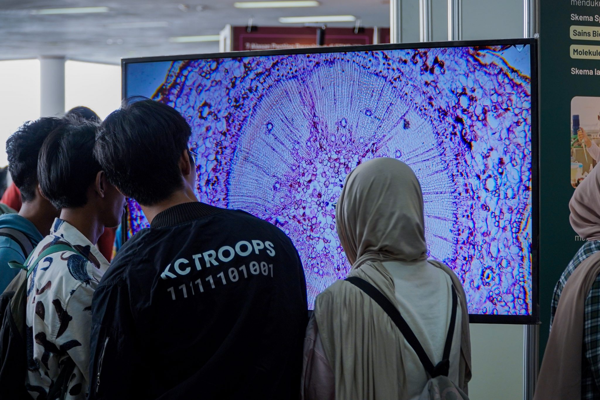 Open House ITB 2025, Booth SITH ITB Angkat Marine Biology dan ...
